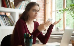 7 Smart Tips on How to Respond to a Dry Text